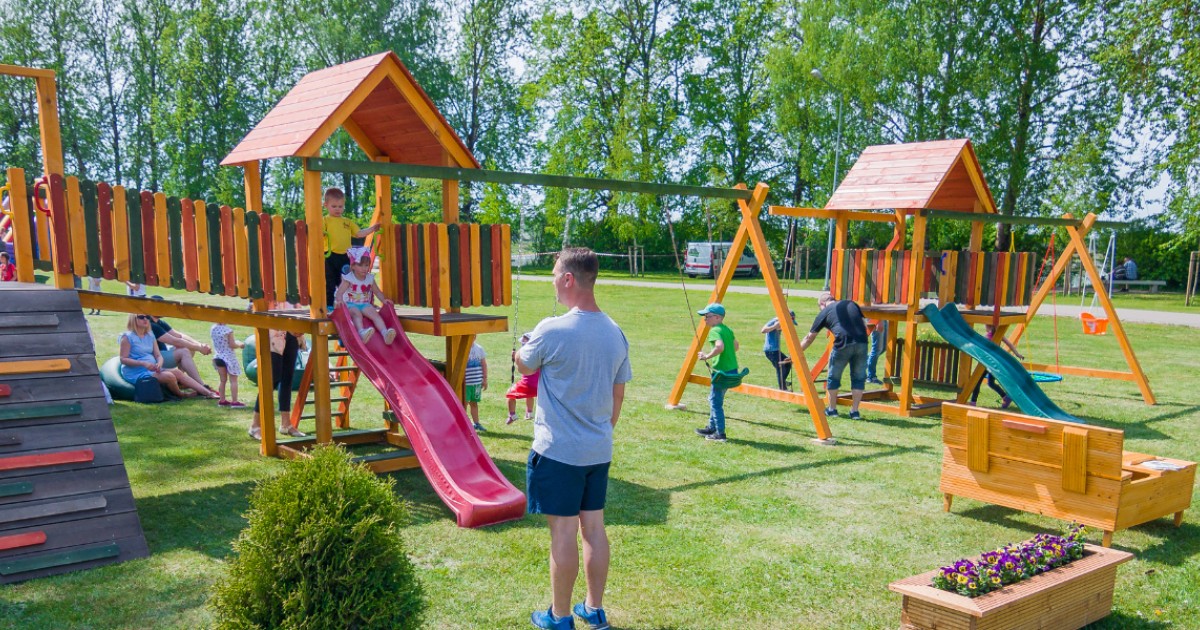 Bernu rotaļu laukumi